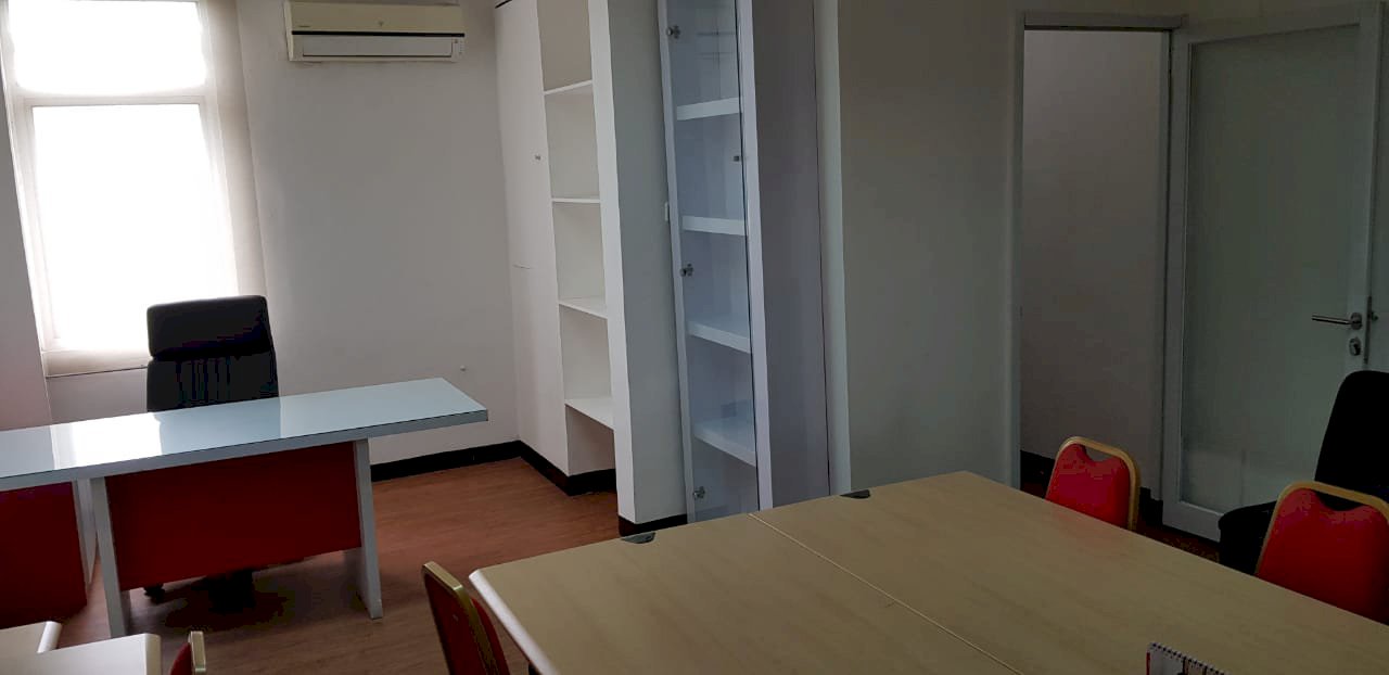 [Dijual] 3 ruko sudah jadi satu 5 lantai dijadikan ruang perkantoran ...