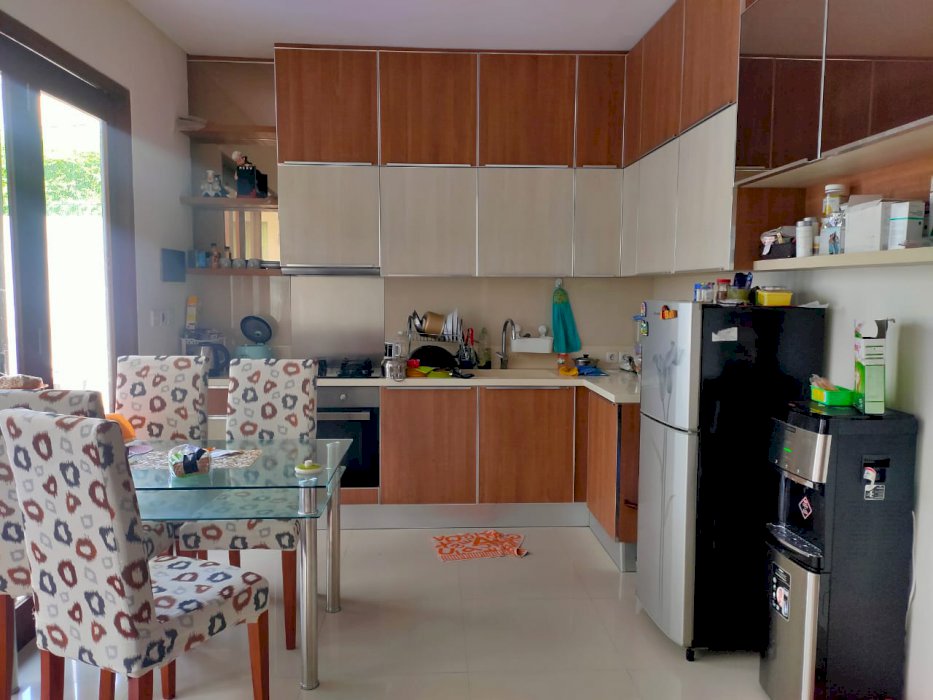 Dijual rumah model villa minimalis modern full furniture di sedap malam ...